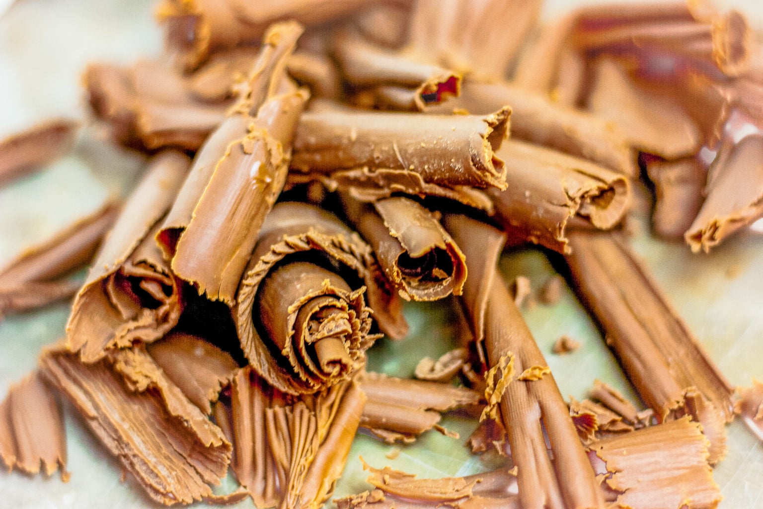 How to Make Chocolate Curls