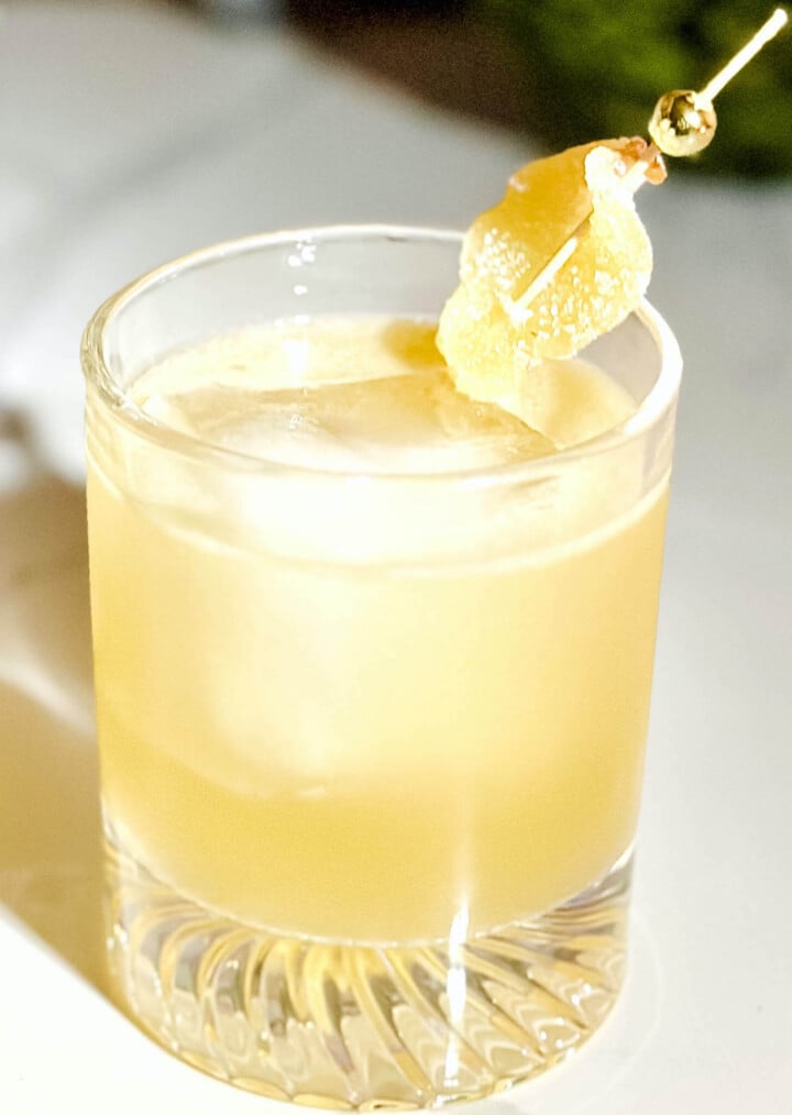 How to Make the Smoky Honey-Ginger Penicillin Cocktail
