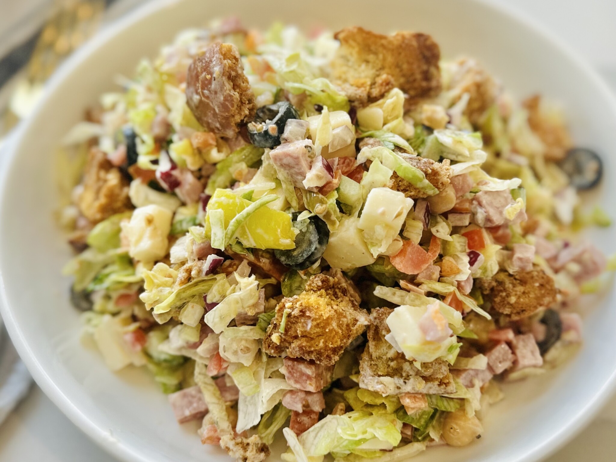 Viral Italian Grinder Chopped Salad Recipe – Easy Sub Salad