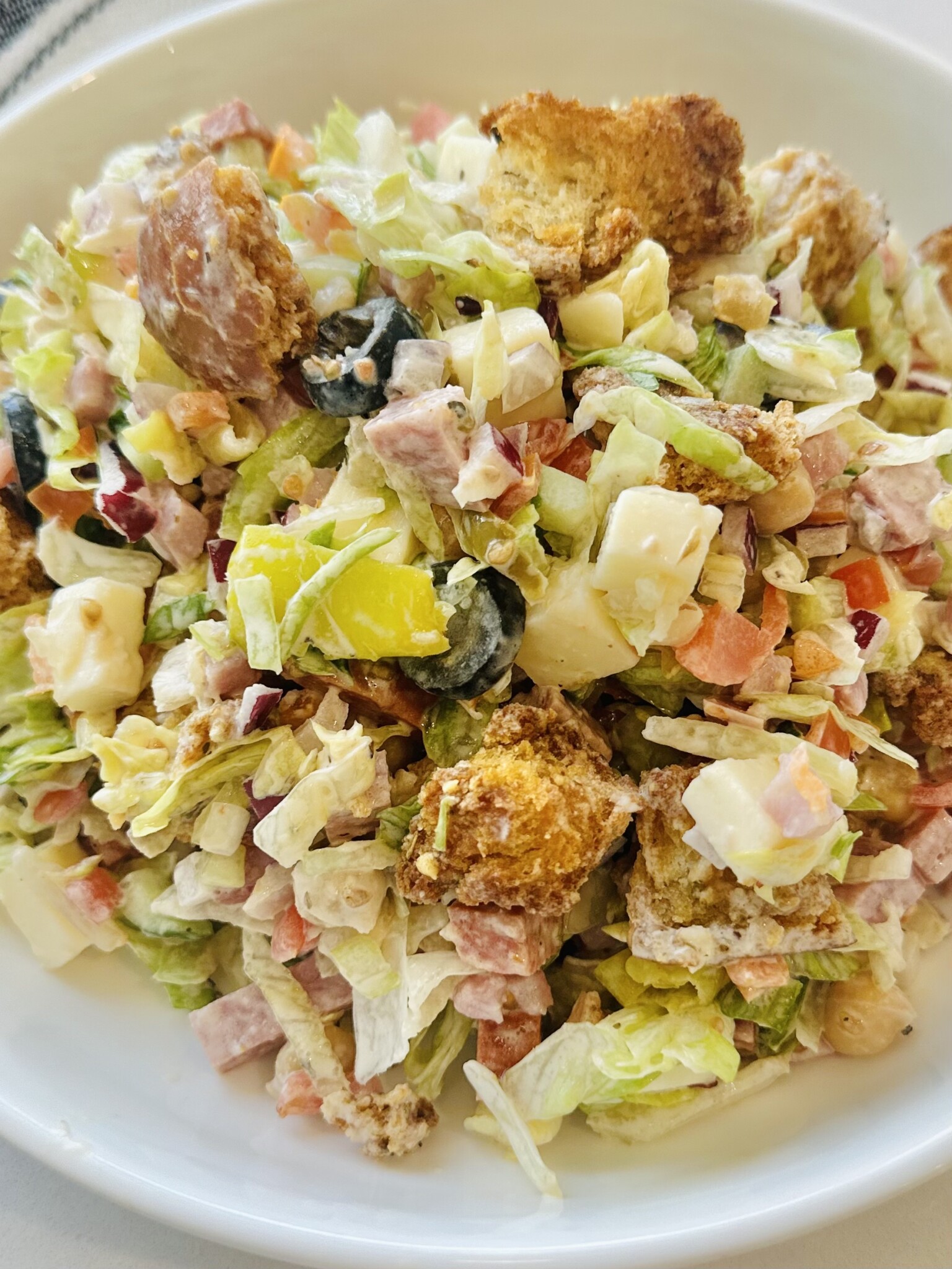 Viral Italian Grinder Chopped Salad Recipe – Easy Sub Salad
